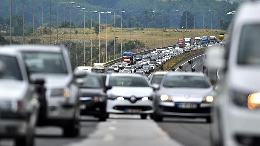 Bayram trafiğinde yeni kurallar: Araç ekipmanları zorunlu, radarlar ...