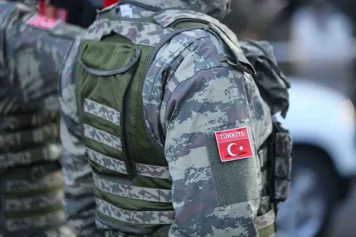 Sözleşmeli askerlere kadroda yeni gelişme! Uzman çavuş ve erlerin ...