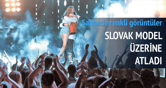 Slovak model üzerine atladı - Son Dakika Magazin Haberleri