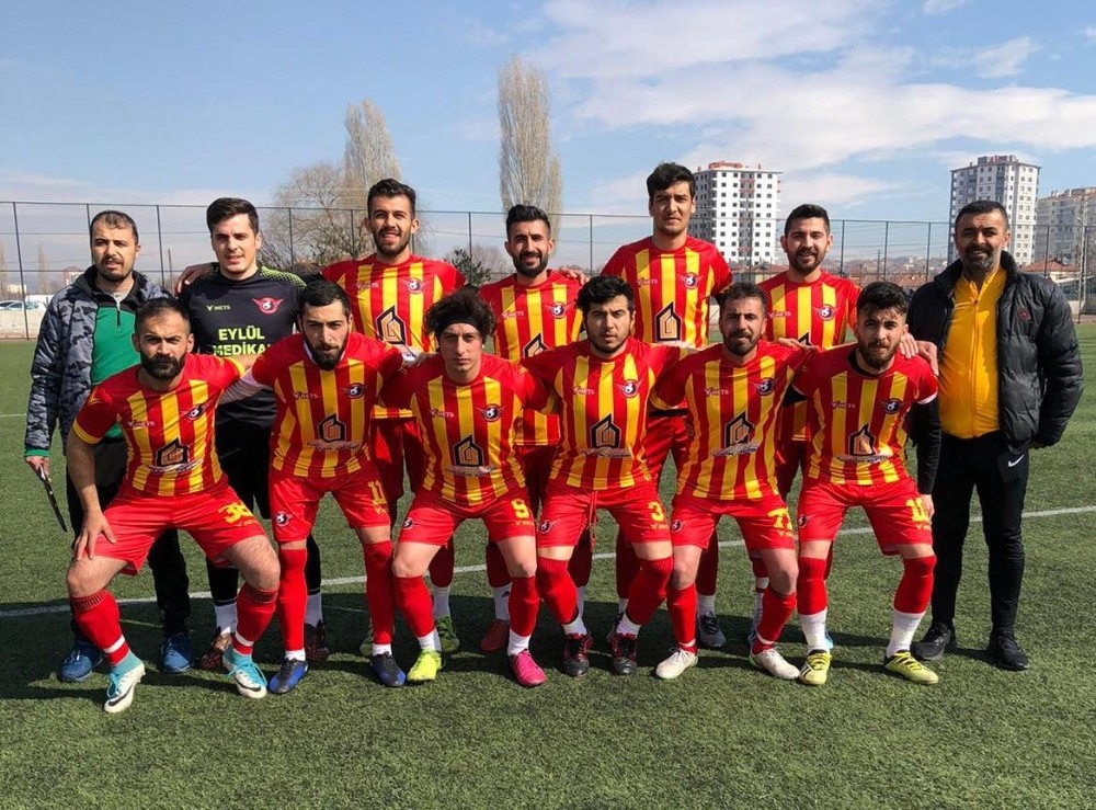 Antrenör Orhan Uluçay çifte sevinç yaşıyor - Kayseri Haberleri