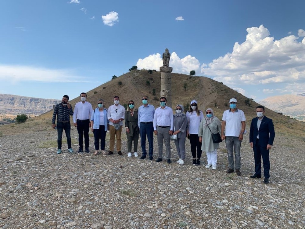 Alman siyasetçi Adıyaman’daki tarihi yerleri gezdi - Adıyaman Haberleri