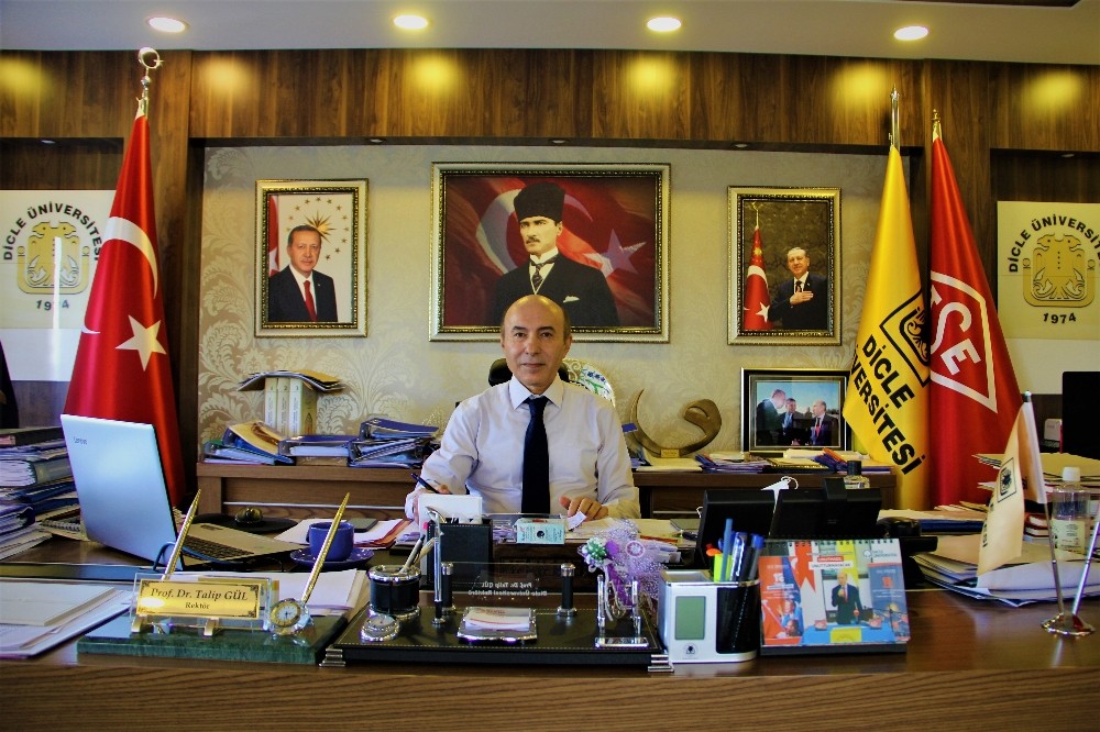 DÜ’de bu yıl 5 bin 620 öğrenci mezun oldu - Diyarbakır Haberleri