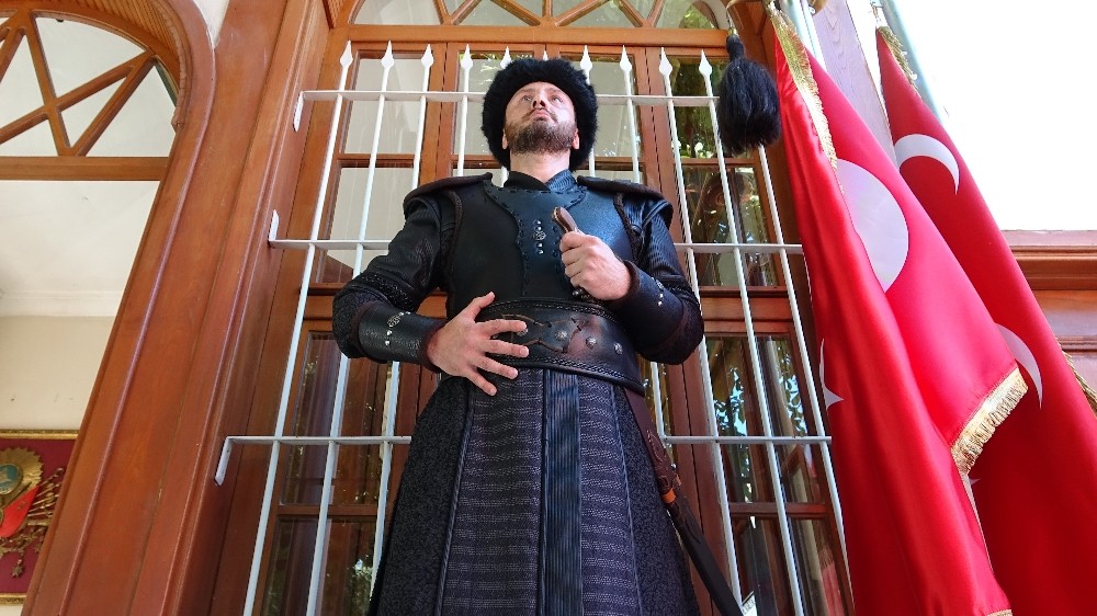 Osman Gazi Türbesi’nde saygı nöbeti başladı - Bursa Haberleri