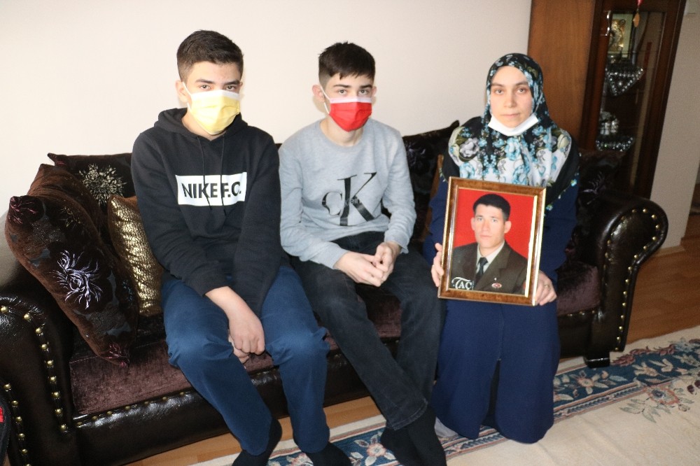 Soylu’dan gelen haber şehit eşini mutlu etti - Sivas Haberleri Soylu’dan gelen haber şehit eşini mutlu etti - Sivas Haberleri