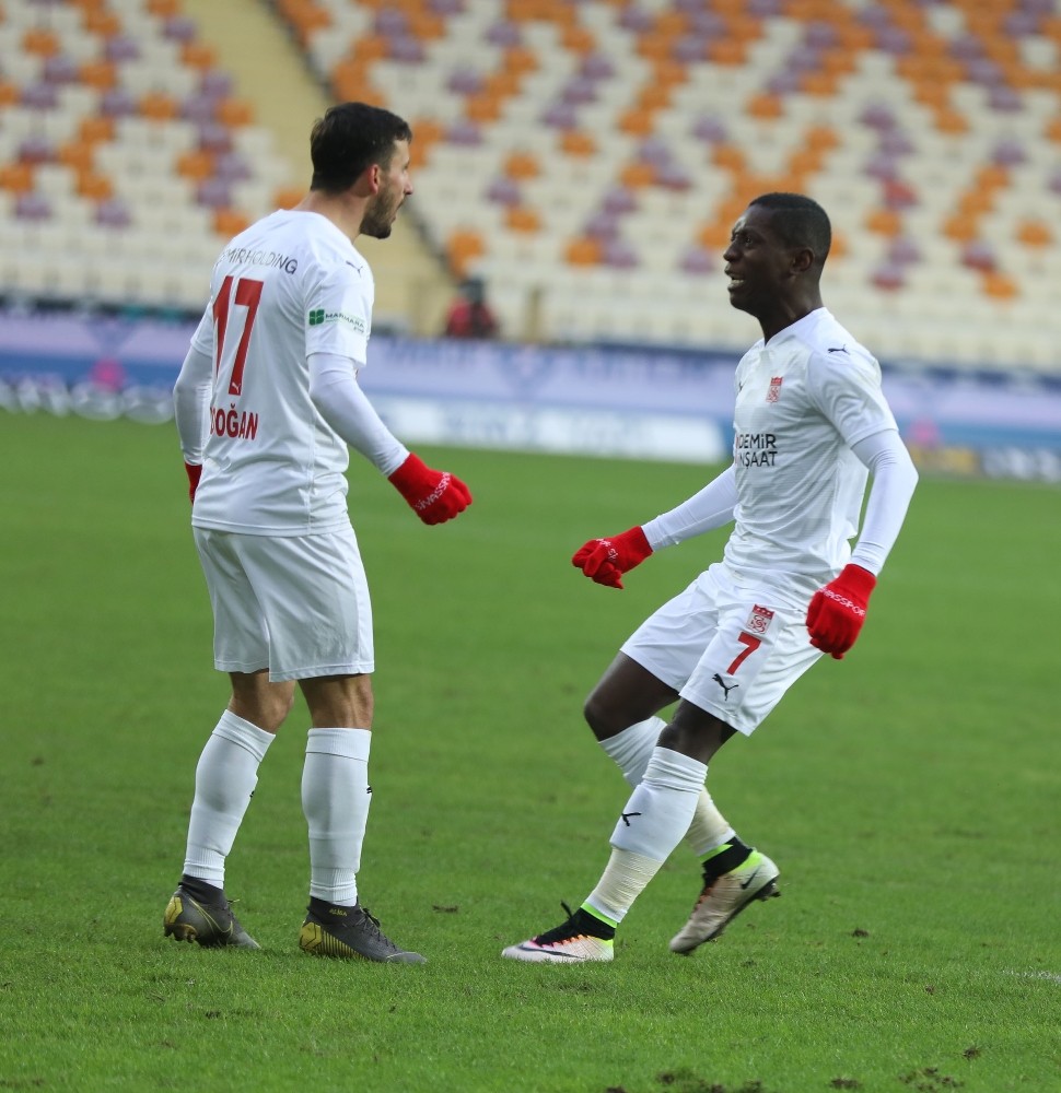 Max Gradel 5. golünü attı - Sivas Haberleri
