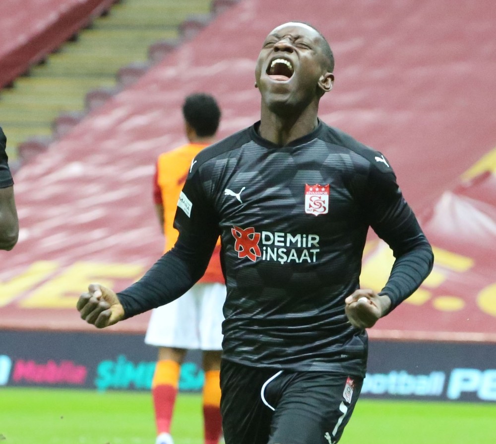 Sivasspor’da Max Gradel kırmızı kart gördü! - Sivas Haberleri