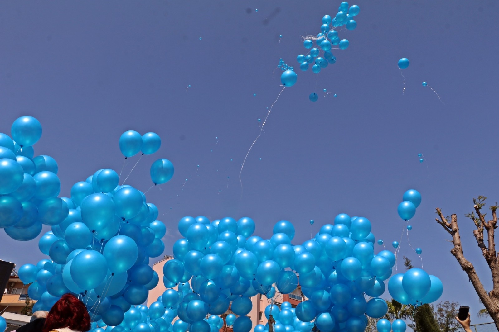 Antalya semaları binlerce balonla masmavi oldu - Antalya Haberleri