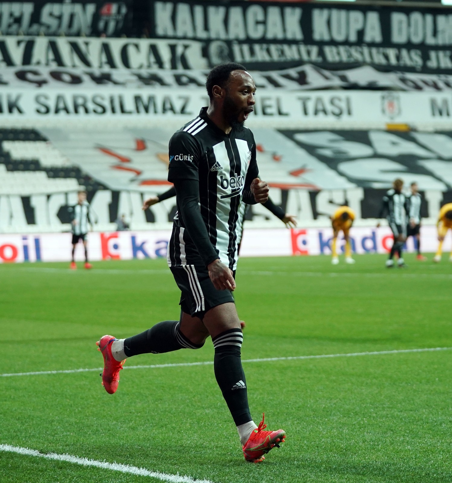Kevin N’Koudou kariyerinde ilk kez 1 maçta 2 gol attı - İstanbul Haberleri