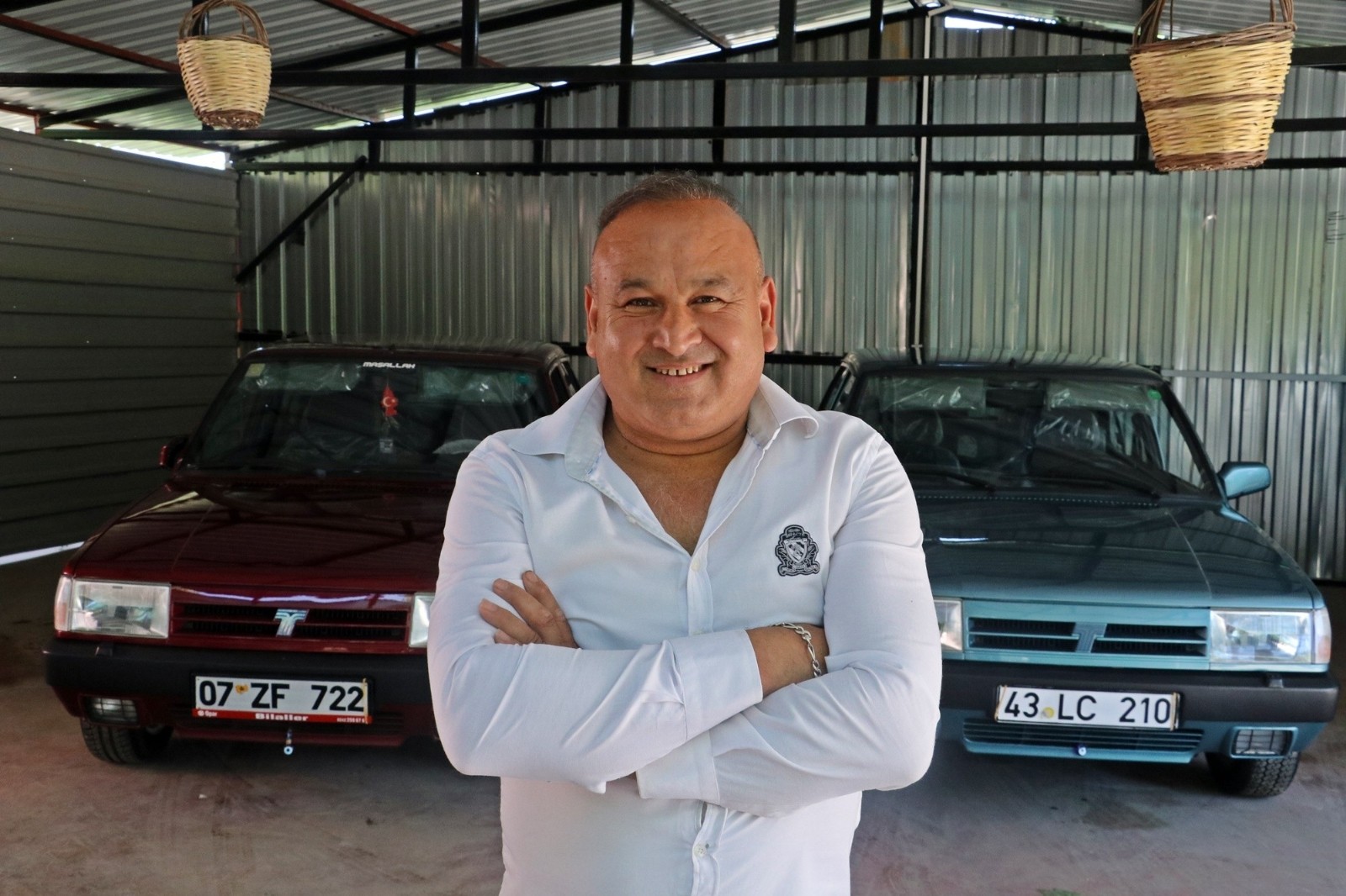 (ÖZEL) Toz bile kondurmadığı otomobillerini ne kullanıyor ne satıyor ...