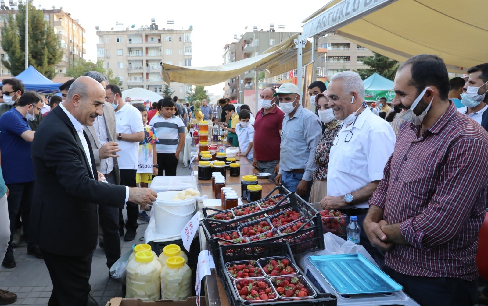 ‘Mardin Yöresel Ürünler Tanıtımı’ etkinliğinin açılışı gerçekleştirildi ... ‘Mardin Yöresel Ürünler Tanıtımı’ etkinliğinin açılışı gerçekleştirildi ...