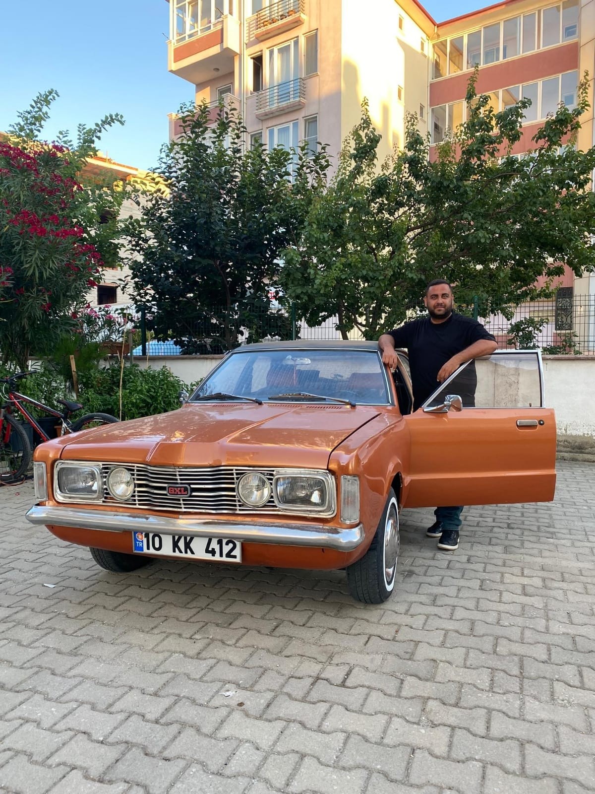 Burhaniyeli hayırsever genç eski otomobilini ücretsiz sünnet aracı ...