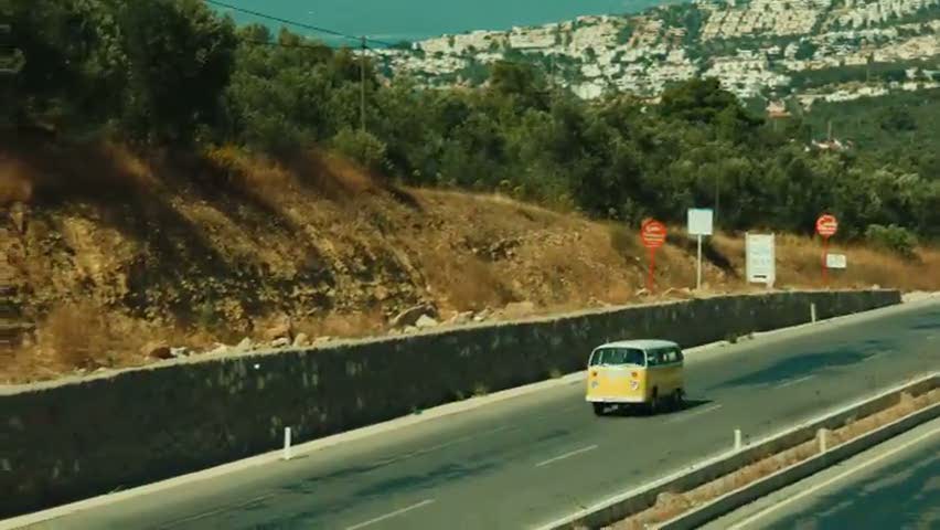 Delisin! Delisin! filminin fragmanı videosunu izle | Son Dakika Haberleri